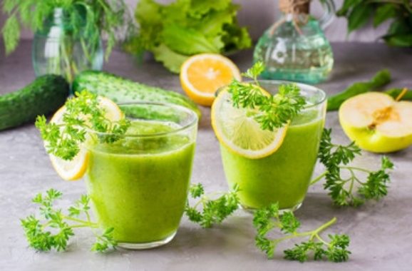 ¿Qué pasa si tomo jugo de apio con limón todos los días? | BENEFICIOS ...